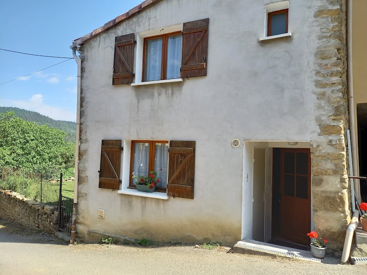 Agréable Maison Dans Un Petit Village Très  Calme - Montbel