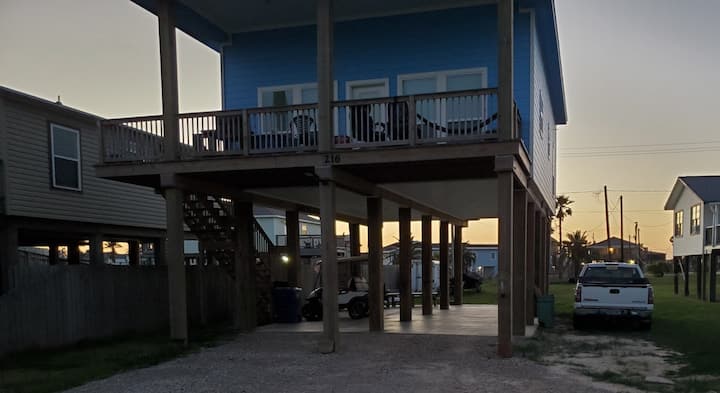 Gorgeous 2 Bedroom Home With Your Own Parking. - Surfside Beach, TX