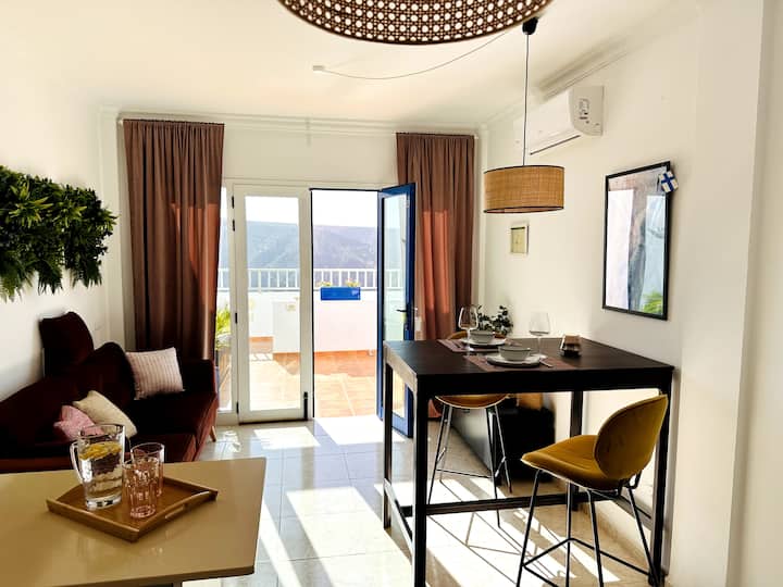 Unwind In Style: Your Home Away From Home - Gran Canaria