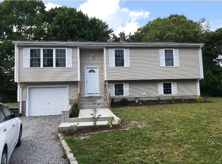 5 Bedroom Beach House In Narragansett Pier - Narragansett, RI