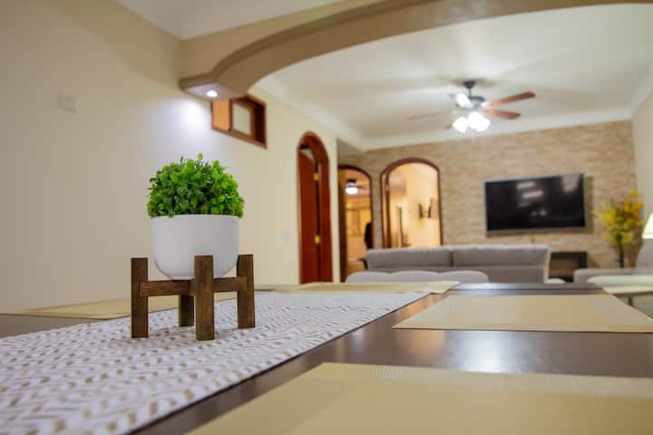 Casa Confortable 3 Recamaras, Cochera, Tranquila. - Tlaquepaque