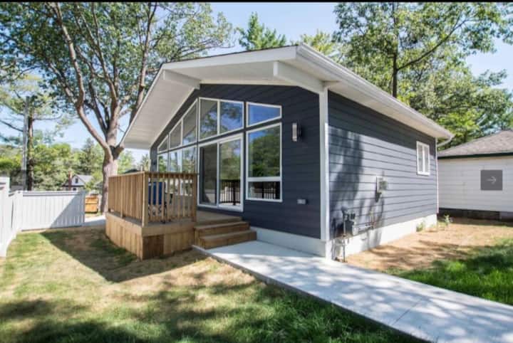 Wasaga Beach Family Friendly 3br/1b Cozy Cottage! - Wasaga Beach