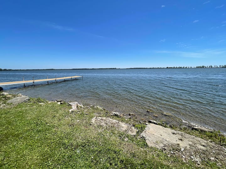 Beautiful West Lake Waterfront - Wellington Pec! - Prince Edward