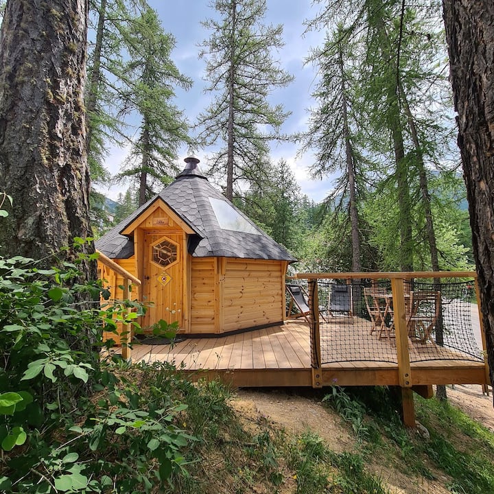 Kota Finlandais Sous Les Arbres - Embrun