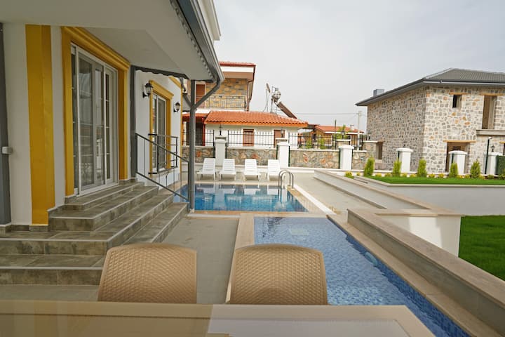 Villa Yellow ÇEtibeli - Akyaka