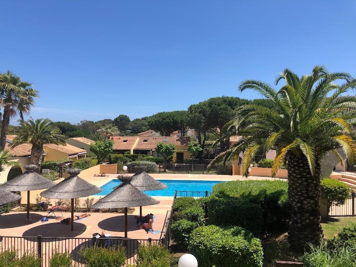 Bel Appartement Dans Résidence Avec Piscine - Clim - Île de Porquerolles