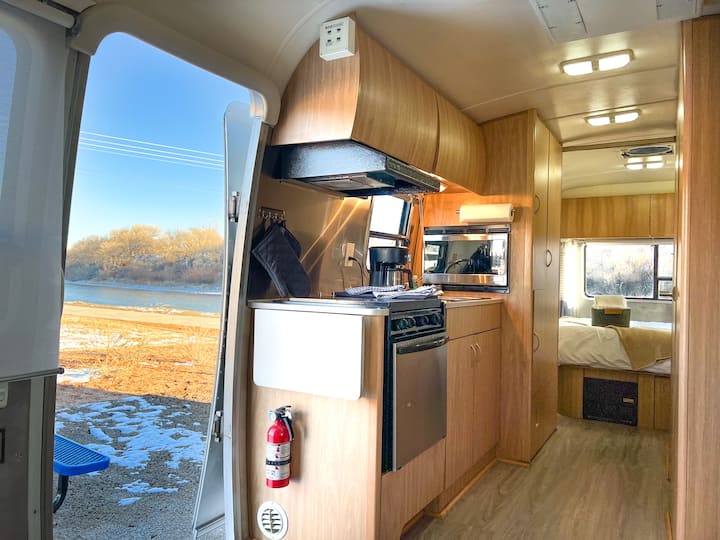 Rim Rock: A Delightful Riverside Airstream Stay - Grand Junction, CO