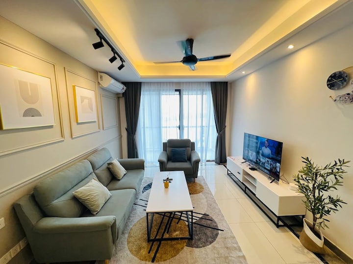 Sea View Causeway 2br Unit At R&f Princess By Anju - Woodlands