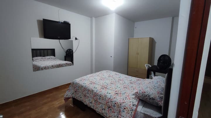 Piso Independiente Y Amplio Para Varias Personas - Chiclayo