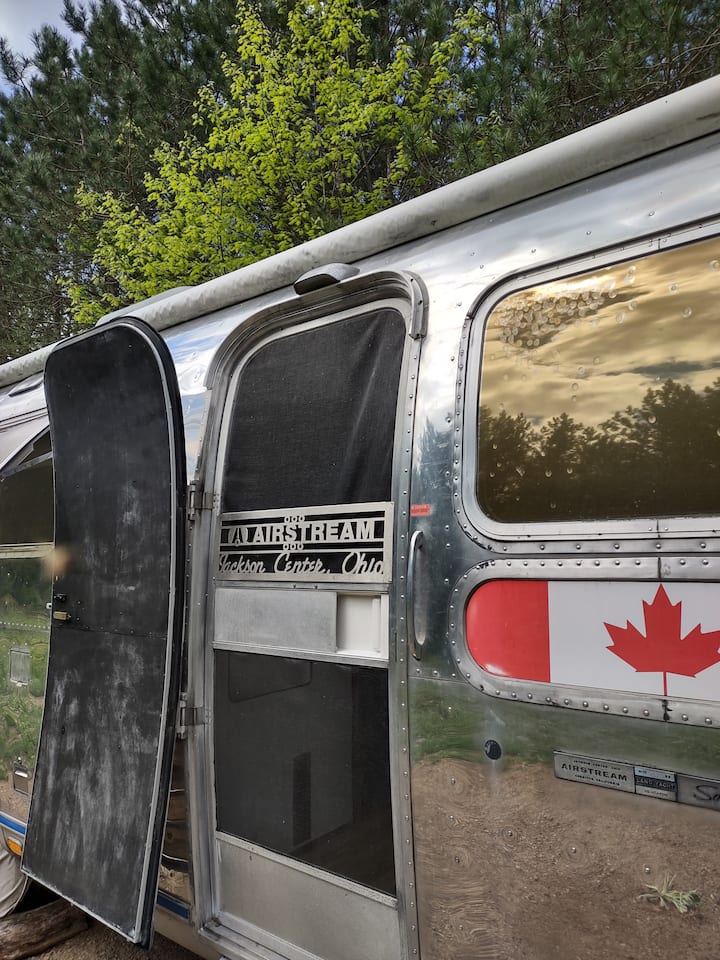 Serenity The Wilderness
Airstream - Ontario 60