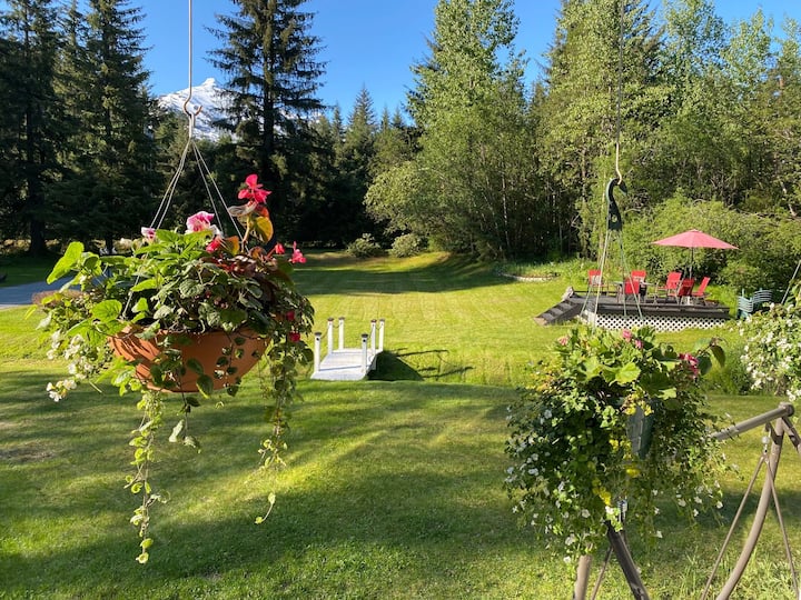 Secluded & Beautiful Valley Home - Juneau, AK