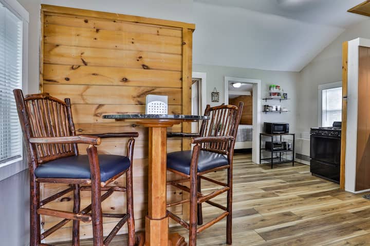 Cute And Cozy Cottage In Laconia - Laconia, NH