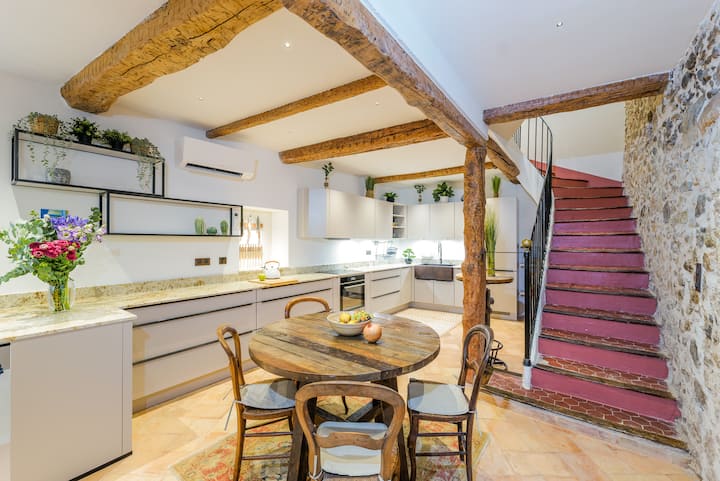 Exclusive Townhouse In La Vieille Ville D'antibes - Antibes