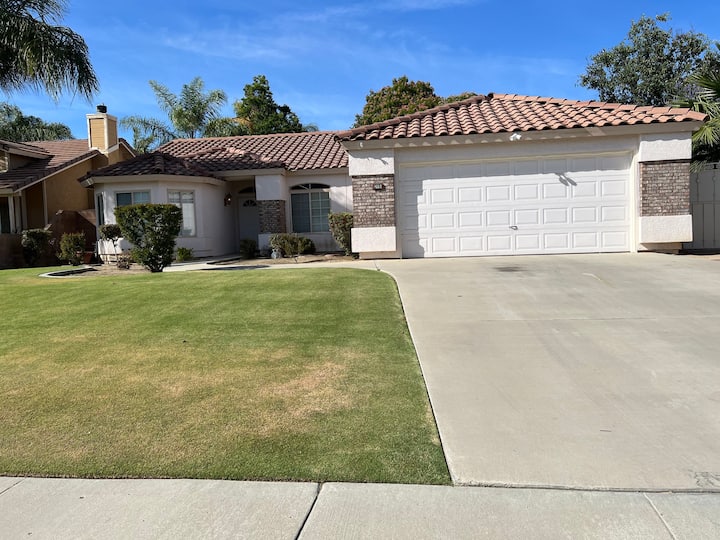 Adorable 3 Bedroom In Rosedale! - Bakersfield, CA