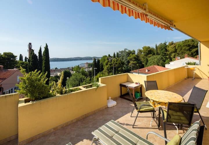 Apartment Draga With Terrace, Sea View And Parking - Rovinj