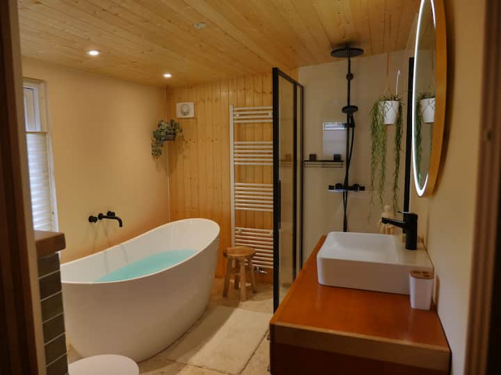 The Sunbird Inn - With Luxurious Bathroom - Oirschot