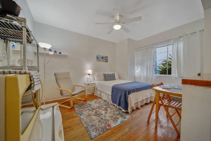 Studio #16 Pet Friendly Small Food Prep Near Beach - 邁阿密海灘