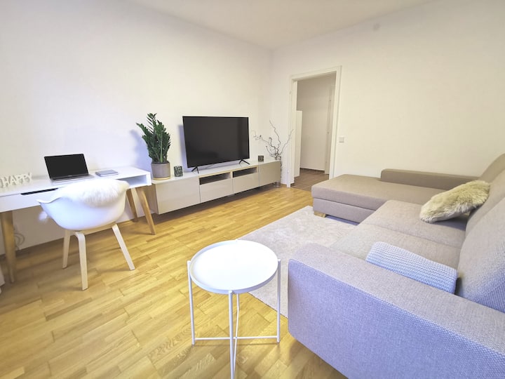 Cozy Apartment Close To Parks, Market & Center - Bécs
