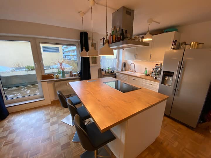 Moderne 2-zimmer-wohnung Mit Großer Küche - Munich