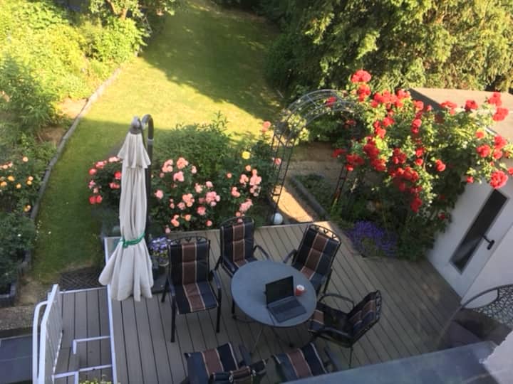 Charming House With Patio And Big Yard! - Siegburg