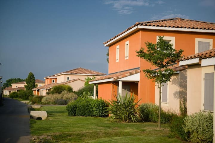 Villa 8 Pers - Golf - Piscine -Jacuzzi - Fabrègues