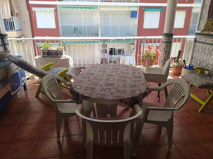 Gran Terraza En 2da Línea De Playa - El Perelló