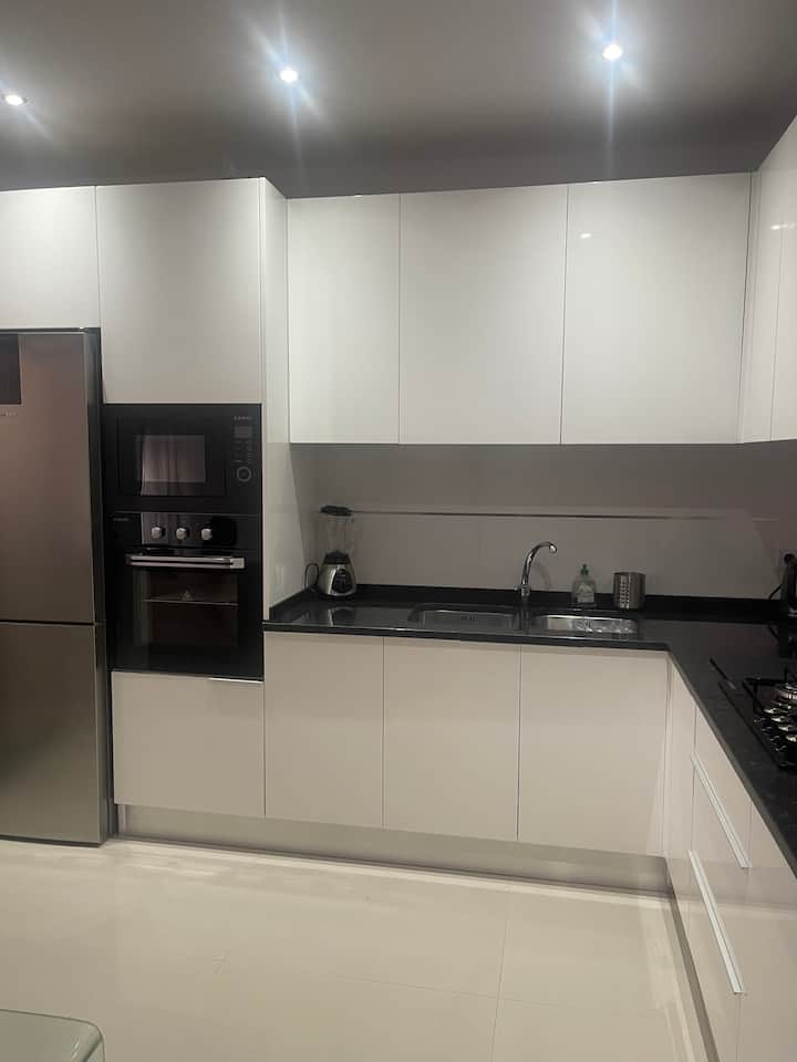 Superbe Appartement Au 2 éTage Avec Ascenseur - Praia