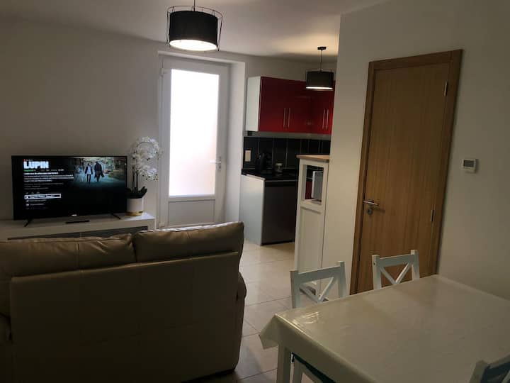 Appartement Type F2 à 300 M De La Gare De Mantes - Mantes-la-Jolie