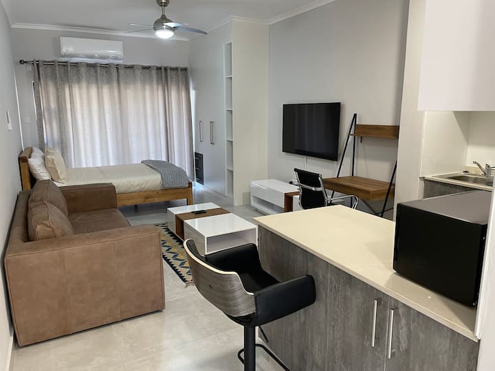 Modern Studio Apartment - Botswana