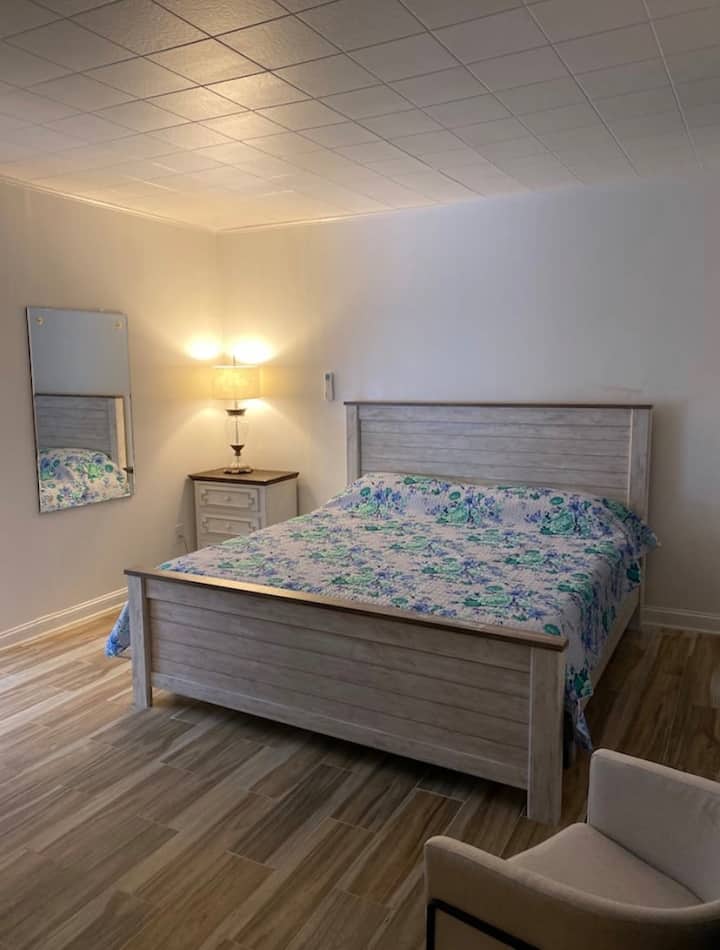 Cheerful 1 Bedroom In Teaneck - Edgewater, NJ