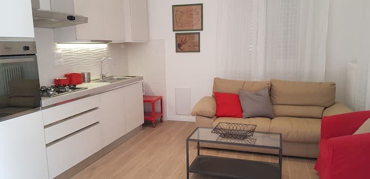 "Casa Screm  " Rossa   ,  Centrale Vicino Al Mare - San Benedetto del Tronto