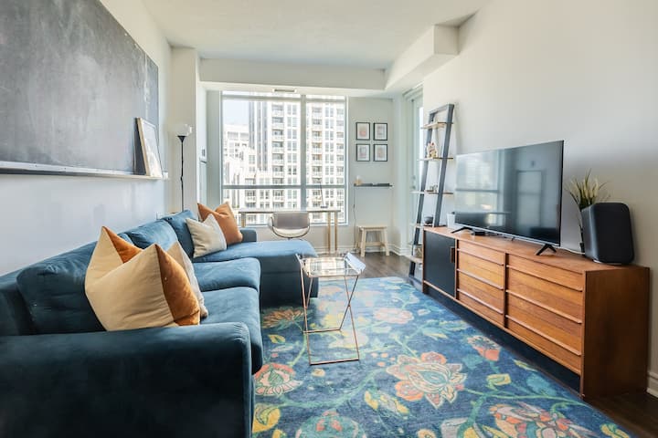 Artsy And Comfy Home With A View - Toronto