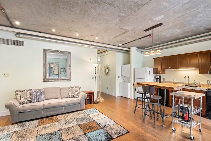Charming Industrial 1 Bdrm Loft With Priv. Parking - Portland
