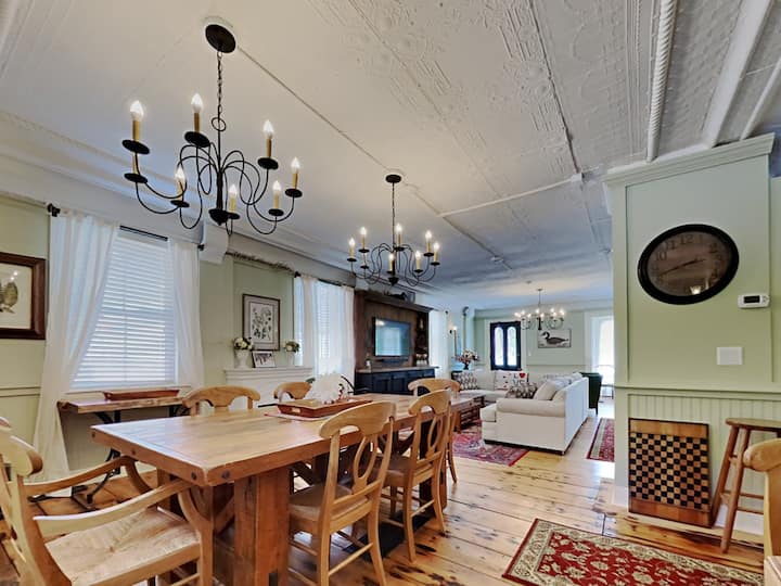 Large Elegant 2br In Village Walk To Restaurants! - Vermont