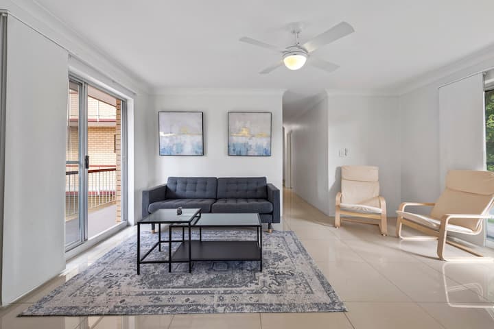 Spacious 3brm Apt Near Gabba W Free Parking & Wifi - Brisbane