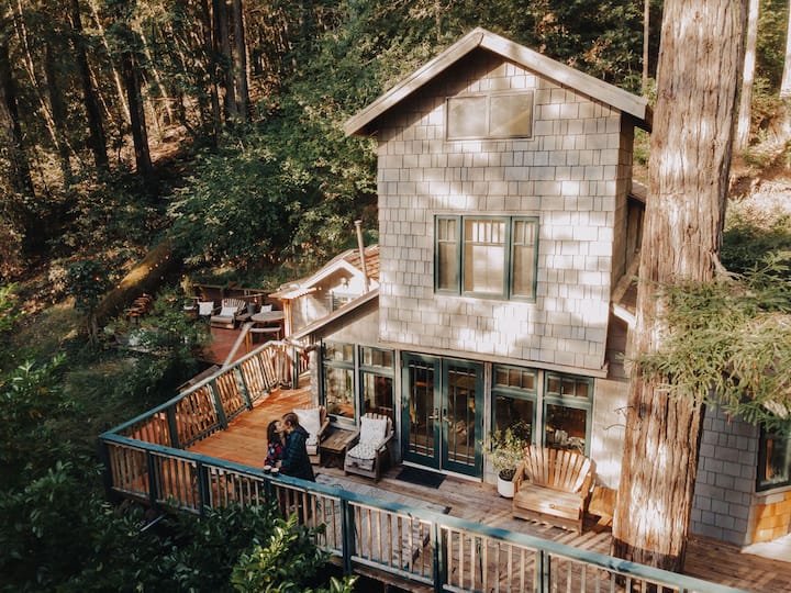 Crow's Nest - Private, Spa, High-Speed Internet - Cabins for Rent in ...