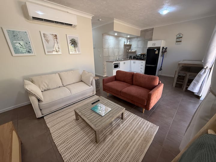 Seaside Unit On The Strand - Townsville