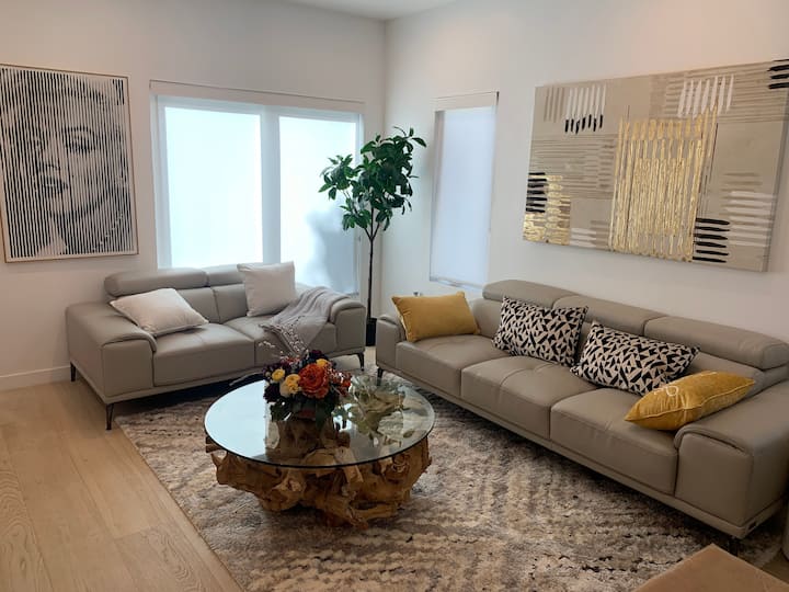 Los Angeles New Luxury Spanish Villa Vacation Home - Beverly Hills