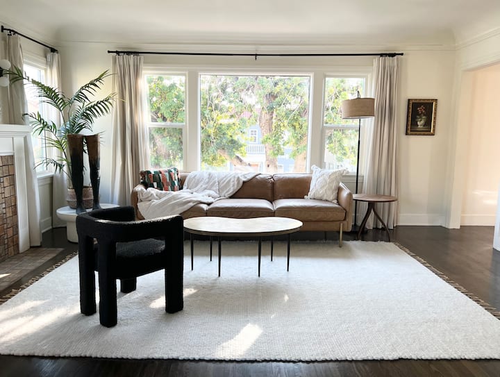 “Acacia House” Spacious Duplex In Heart Of La - Los Angeles, CA