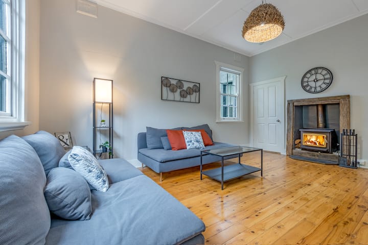 Sunshine Cottage With Private Garden - Katoomba