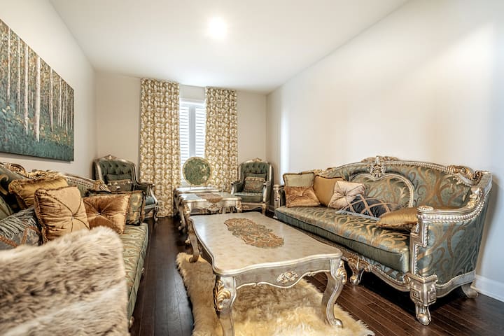 Ottawa  Home, 7mins To Airport & 19mins  D-town - Ottawa