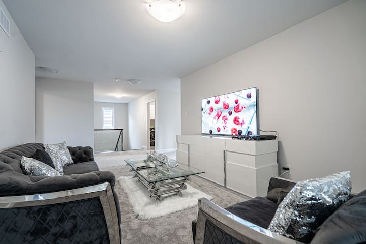 Luxury Ottawa Retreat With Water Park Views. - Ottawa