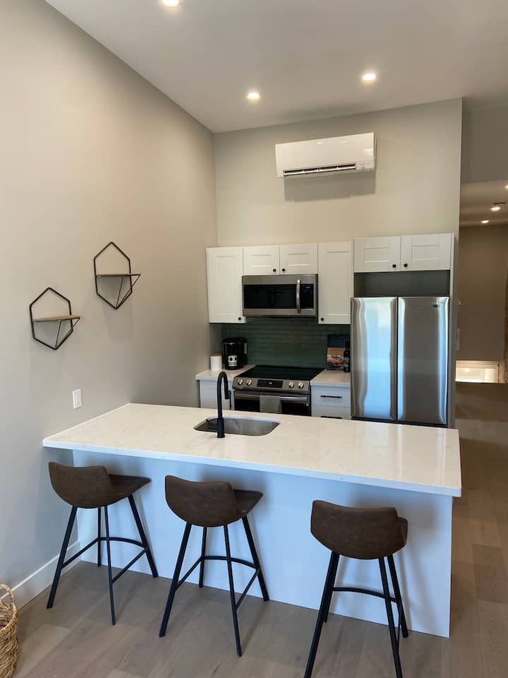 Penetang Cityview - 1 Bedroom Apartment - Midland
