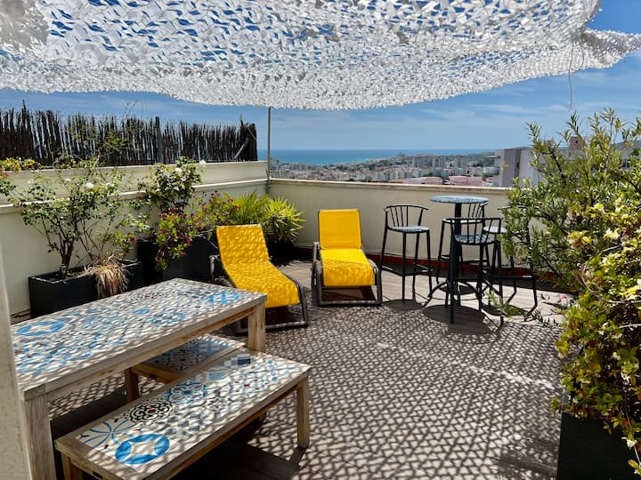 Renovated Triplex With Seaview- Min. 32 Days - Sitges