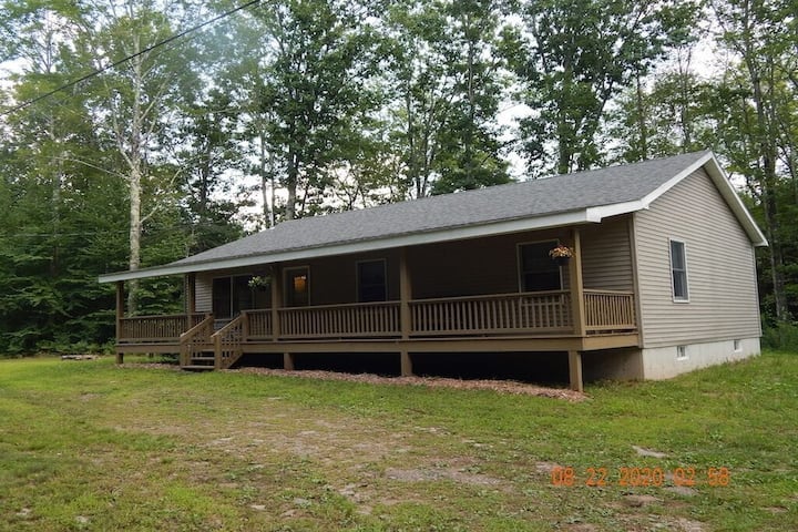3 Bedroom Home With Covered Front Porch - State of New York