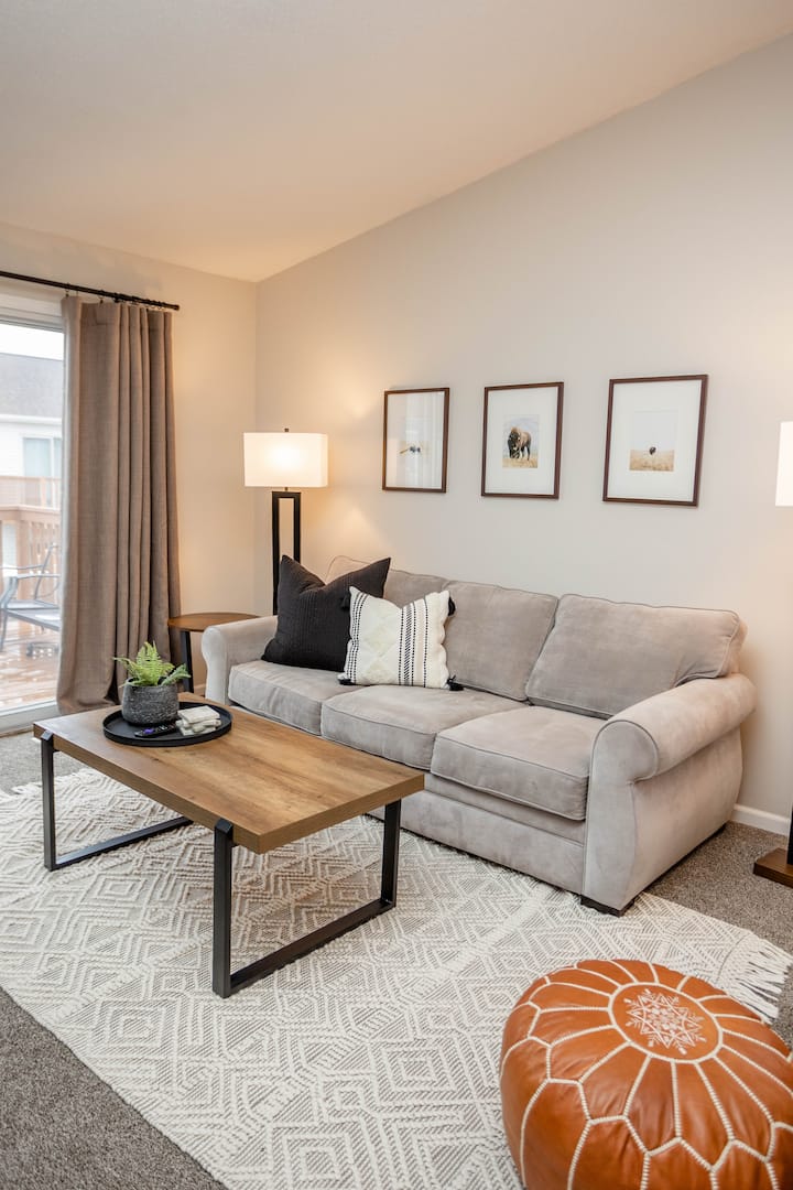 3br Fenced Yard I King, Pack 'N Play, 75" Tv - Fargo, ND