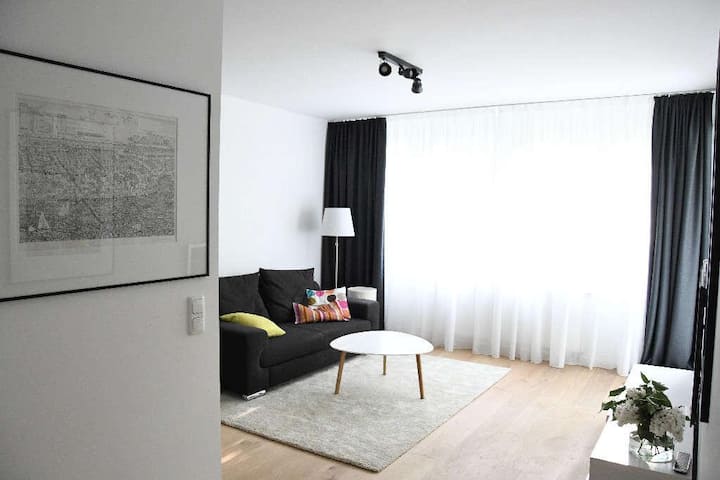 Helles, Modernes 56qm-apartment In Zentraler Lage - Munich