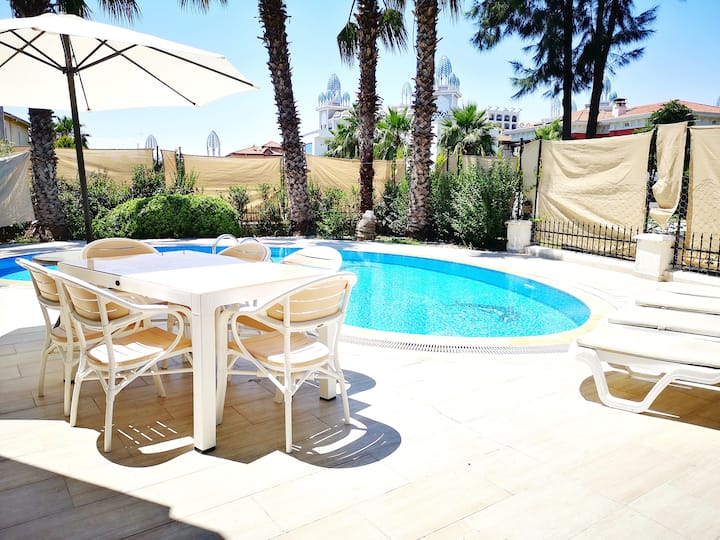 6 Kişilik ÖZel Havuz Ve Bahçeli Villa - Belek
