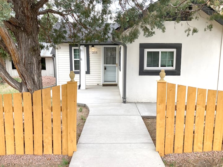 The Artist's Cottage, Downtown Monument, Co - Monument Lake, Monument