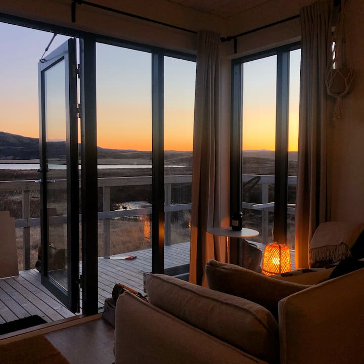 Cozy Design Cabin By The Lake ÚLfljótsvatn. - Island